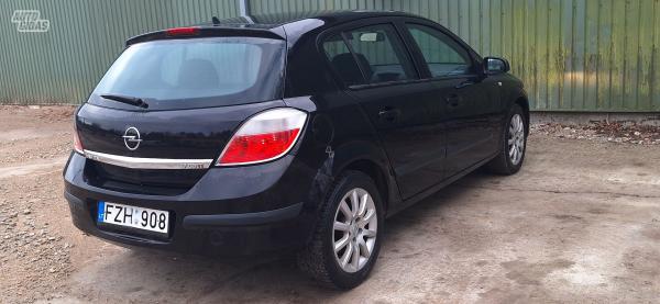 Melns Opel Astra 2005 Šilutė, ar dzinēja tilpumu 1.70 L un nobraukumu 355 tūkst. km par 1250 €, foto 4 vietnē AUTOMOTO.COM.LV