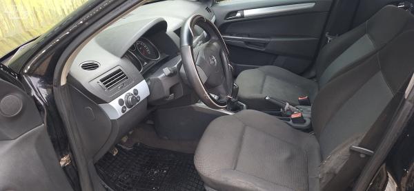 Melns Opel Astra 2005 Šilutė, ar dzinēja tilpumu 1.70 L un nobraukumu 355 tūkst. km par 1250 €, foto 7 vietnē AUTOMOTO.COM.LV