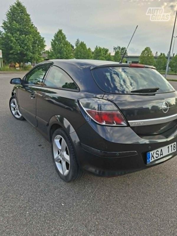 Melns Opel Astra 2005 Utena, ar dzinēja tilpumu 1.70 L un nobraukumu 253 tūkst. km par 911 €, foto 3 vietnē AUTOMOTO.COM.LV