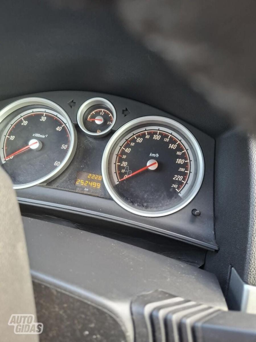 Melns Opel Astra 2005 Utena, ar dzinēja tilpumu 1.70 L un nobraukumu 253 tūkst. km par 911 €, foto 9 vietnē AUTOMOTO.COM.LV