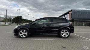 Black Opel Astra 2005 in Kaunas, with an engine capacity of 1.90 L and mileage of 321 thousand km for 600 €, photo 5 on AUTOMOTO.COM.LV