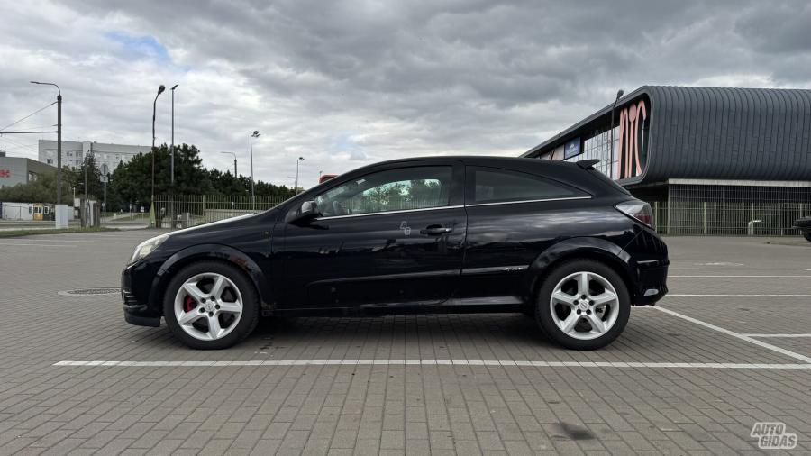 Black Opel Astra 2005 in Kaunas, with an engine capacity of 1.90 L and mileage of 321 thousand km for 600 €, photo 5 on AUTOMOTO.COM.LV
