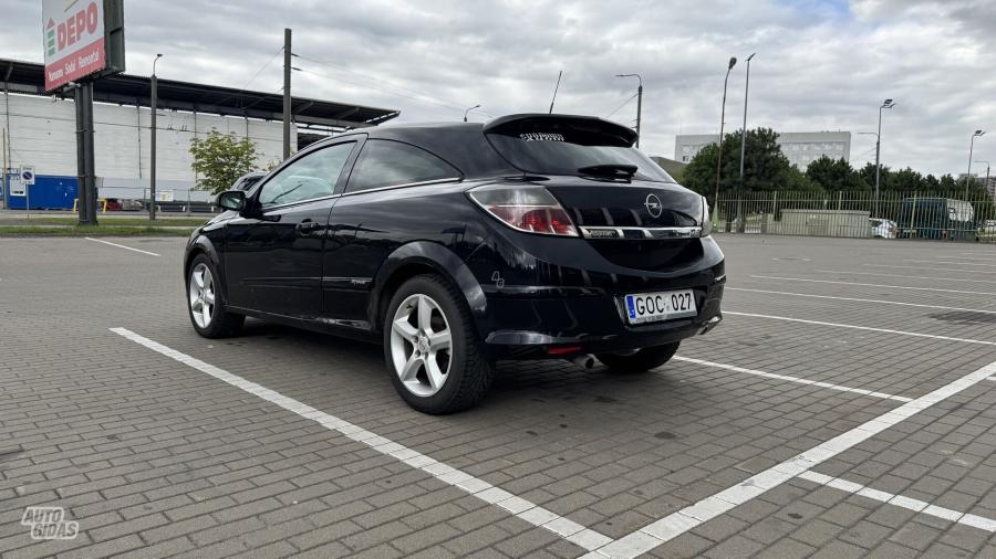 Black Opel Astra 2005 in Kaunas, with an engine capacity of 1.90 L and mileage of 321 thousand km for 600 €, photo 6 on AUTOMOTO.COM.LV