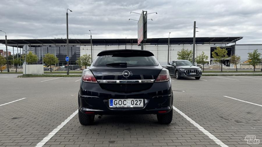 Black Opel Astra 2005 in Kaunas, with an engine capacity of 1.90 L and mileage of 321 thousand km for 600 €, photo 7 on AUTOMOTO.COM.LV