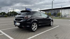 Black Opel Astra 2005 in Kaunas, with an engine capacity of 1.90 L and mileage of 321 thousand km for 600 €, photo 8 on AUTOMOTO.COM.LV