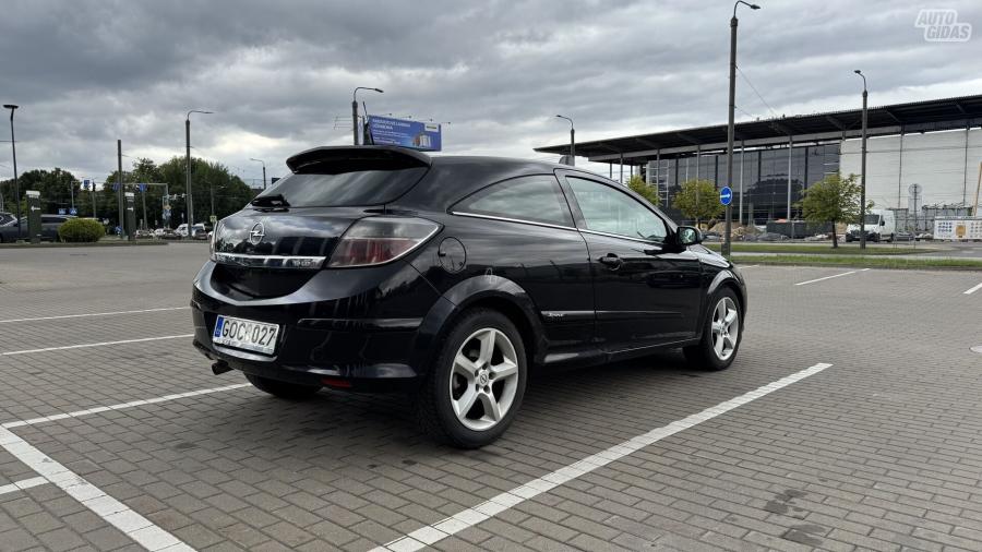 Black Opel Astra 2005 in Kaunas, with an engine capacity of 1.90 L and mileage of 321 thousand km for 600 €, photo 8 on AUTOMOTO.COM.LV