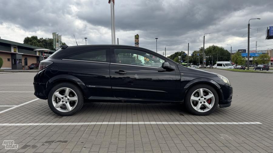 Black Opel Astra 2005 in Kaunas, with an engine capacity of 1.90 L and mileage of 321 thousand km for 600 €, photo 9 on AUTOMOTO.COM.LV
