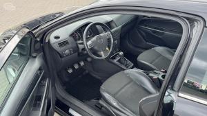 Black Opel Astra 2005 in Kaunas, with an engine capacity of 1.90 L and mileage of 321 thousand km for 600 €, photo 11 on AUTOMOTO.COM.LV