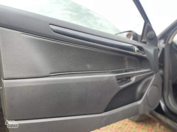 Melns Opel Astra 2005 Kauņa, ar dzinēja tilpumu 1.90 L un nobraukumu 300 tūkst. km par 820 €, foto 9 vietnē AUTOMOTO.COM.LV