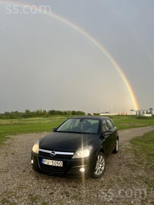 Black Opel Astra 2005 in Jelgava, with an engine capacity of 1.70 L and mileage of 294 thousand km for 1000 €, photo  on AUTOMOTO.COM.LV