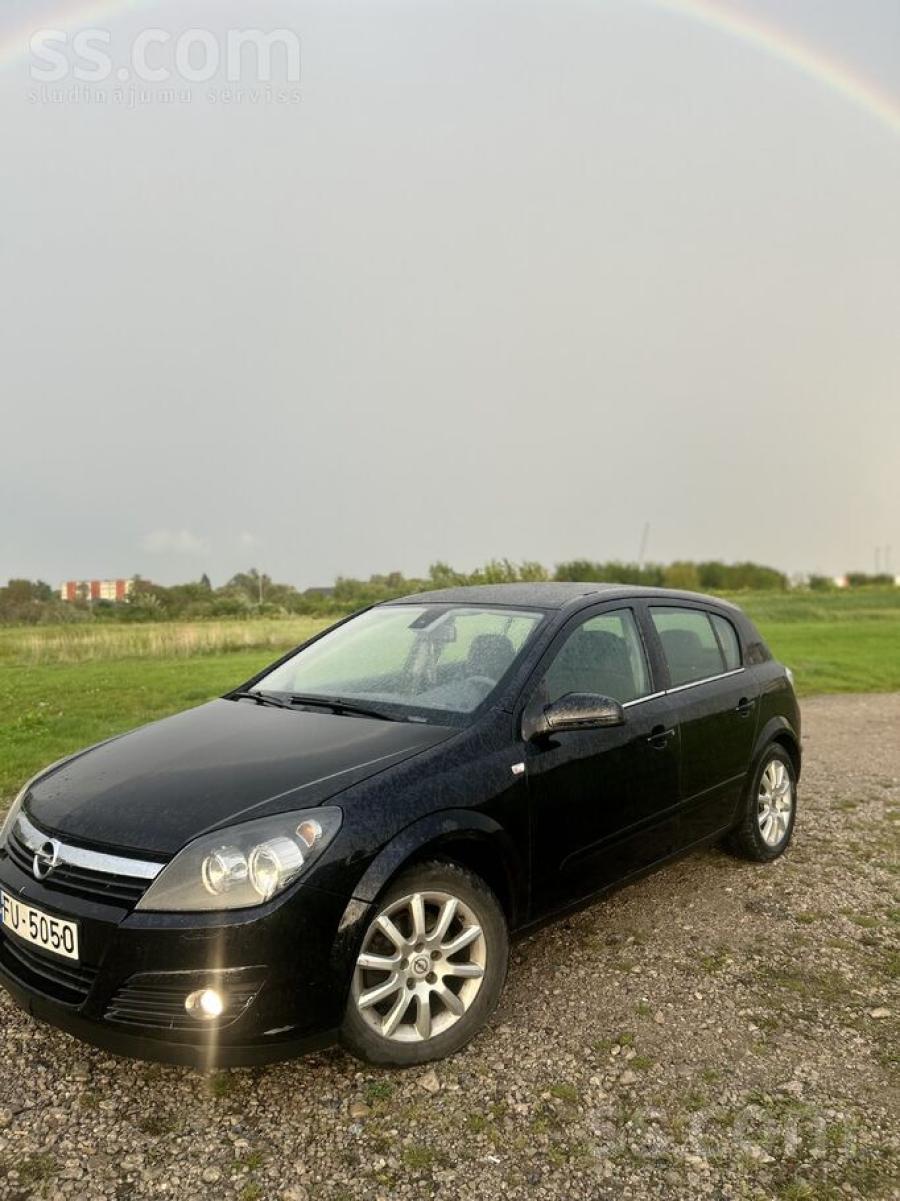 Melns Opel Astra 2005 Jelgava, ar dzinēja tilpumu 1.70 L un nobraukumu 294 tūkst. km par 1000 €, foto 4 vietnē AUTOMOTO.COM.LV