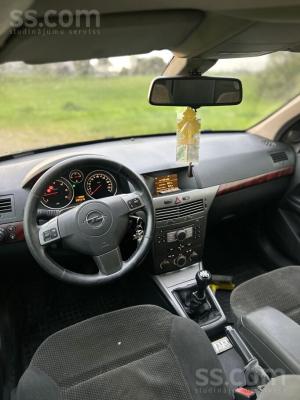 Melns Opel Astra 2005 Jelgava, ar dzinēja tilpumu 1.70 L un nobraukumu 294 tūkst. km par 1000 €, foto 7 vietnē AUTOMOTO.COM.LV