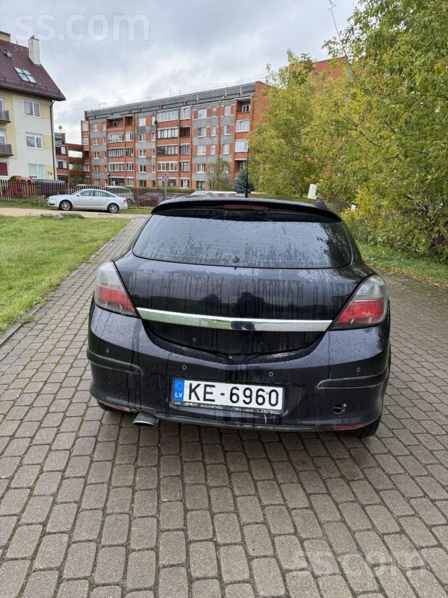 Black Opel Astra 2005 in Riga, with an engine capacity of 2.00 L and mileage of 250 thousand km for 850 €, photo 6 on AUTOMOTO.COM.LV