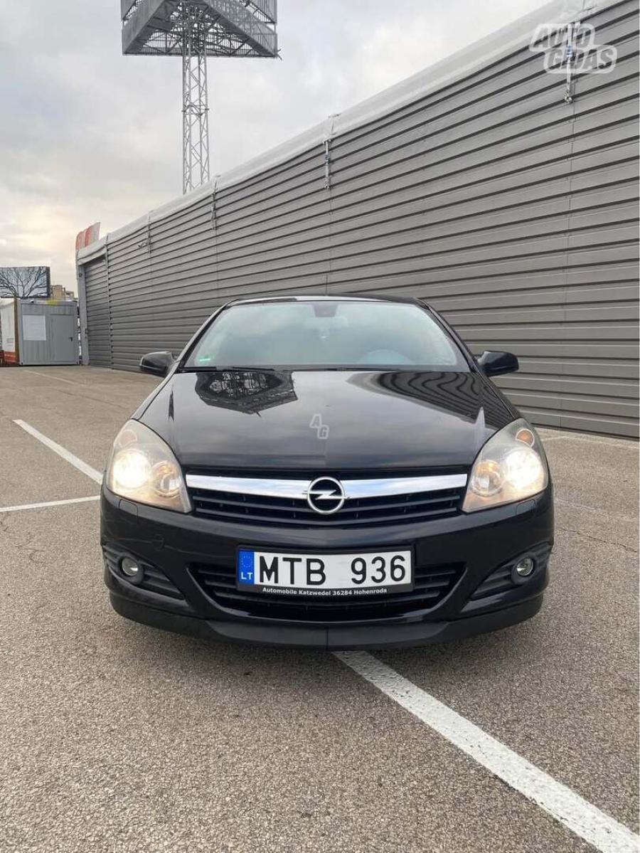 Melns Opel Astra 2006 Kauņa, ar dzinēja tilpumu 1.80 L un nobraukumu 220 tūkst. km par 1400 €, foto 2 vietnē AUTOMOTO.COM.LV