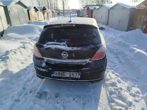 Melns Opel Astra 2006 Šauļi, ar dzinēja tilpumu 1.90 L un nobraukumu 356 tūkst. km par 1350 €, foto 4 vietnē AUTOMOTO.COM.LV