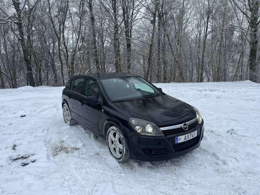 Melns Opel Astra 2006 Kauņa, ar dzinēja tilpumu 1.91 L un nobraukumu 300 tūkst. km par 1300 €, foto 2 vietnē AUTOMOTO.COM.LV