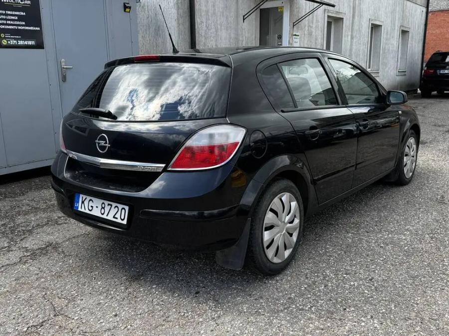 Melns Opel Astra 2006 Daugavpils, ar dzinēja tilpumu 1.90 L un nobraukumu 290 tūkst. km par 1890 €, foto 7 vietnē AUTOMOTO.COM.LV