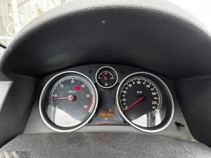 Melns Opel Astra 2006 Daugavpils, ar dzinēja tilpumu 1.90 L un nobraukumu 290 tūkst. km par 1890 €, foto 14 vietnē AUTOMOTO.COM.LV