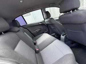 Melns Opel Astra 2006 Daugavpils, ar dzinēja tilpumu 1.90 L un nobraukumu 290 tūkst. km par 1890 €, foto 17 vietnē AUTOMOTO.COM.LV