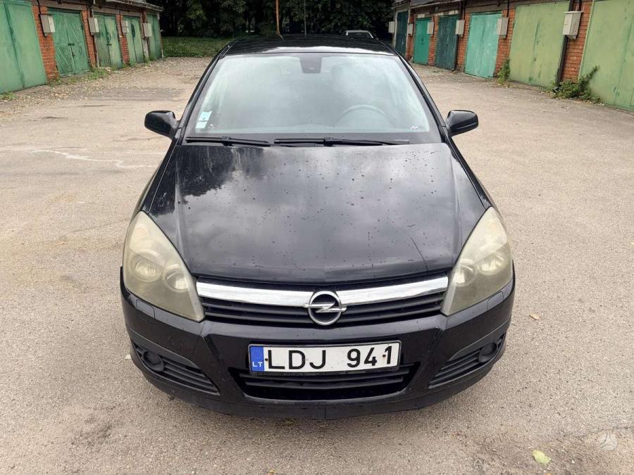 Melns Opel Astra 2006 Klaipėda, ar dzinēja tilpumu 1.91 L un nobraukumu 320 tūkst. km par 1300 €, foto 5 vietnē AUTOMOTO.COM.LV