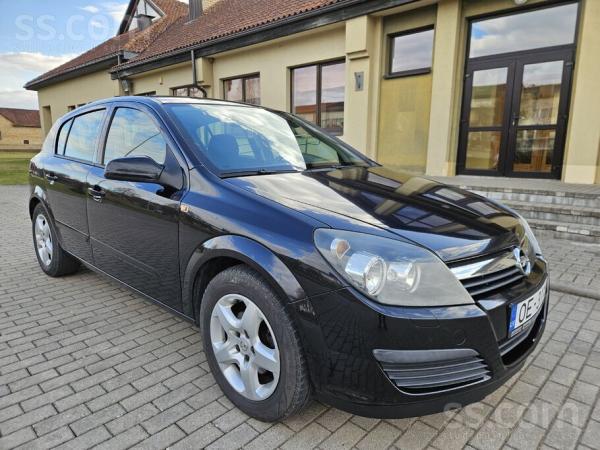 Black Opel Astra 2006 in Liepaja, with an engine capacity of 1.90 L and mileage of 334 thousand km for 2050 €, photo 3 on AUTOMOTO.COM.LV