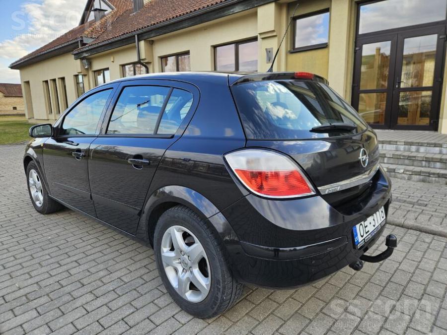 Melns Opel Astra 2006 Liepāja, ar dzinēja tilpumu 1.90 L un nobraukumu 334 tūkst. km par 2050 €, foto 7 vietnē AUTOMOTO.COM.LV
