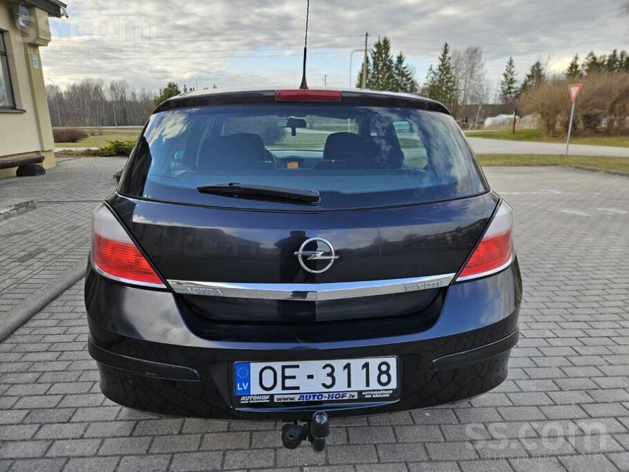Melns Opel Astra 2006 Liepāja, ar dzinēja tilpumu 1.90 L un nobraukumu 334 tūkst. km par 2050 €, foto 8 vietnē AUTOMOTO.COM.LV
