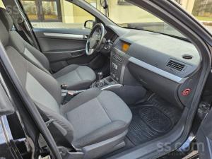 Melns Opel Astra 2006 Liepāja, ar dzinēja tilpumu 1.90 L un nobraukumu 334 tūkst. km par 2050 €, foto 13 vietnē AUTOMOTO.COM.LV