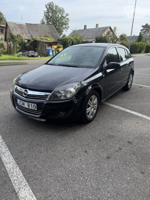 Black Opel Astra 2006 in Kazlu Ruda, with an engine capacity of 1.90 L and mileage of 330 thousand km for 850 €, photo  on AUTOMOTO.COM.LV