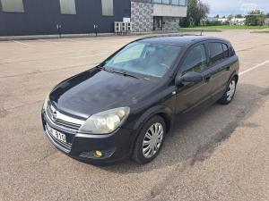 Melns Opel Astra 2006 Kauņa, ar dzinēja tilpumu 1.90 L un nobraukumu 320 tūkst. km par 999 €, foto  vietnē AUTOMOTO.COM.LV