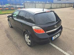 Melns Opel Astra 2006 Kauņa, ar dzinēja tilpumu 1.90 L un nobraukumu 320 tūkst. km par 999 €, foto 9 vietnē AUTOMOTO.COM.LV