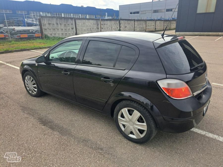 Melns Opel Astra 2006 Kauņa, ar dzinēja tilpumu 1.90 L un nobraukumu 320 tūkst. km par 999 €, foto 12 vietnē AUTOMOTO.COM.LV