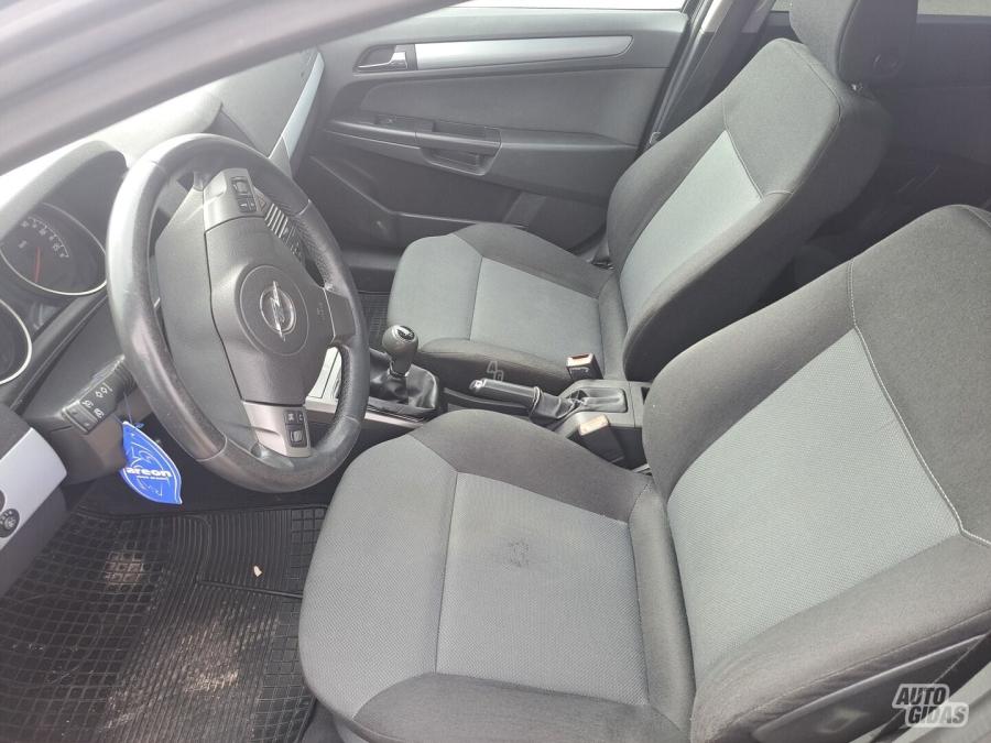 Melns Opel Astra 2006 Kauņa, ar dzinēja tilpumu 1.90 L un nobraukumu 320 tūkst. km par 999 €, foto 23 vietnē AUTOMOTO.COM.LV