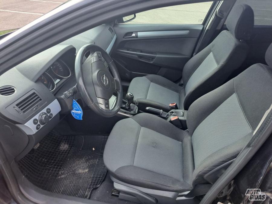 Melns Opel Astra 2006 Kauņa, ar dzinēja tilpumu 1.90 L un nobraukumu 320 tūkst. km par 999 €, foto 25 vietnē AUTOMOTO.COM.LV