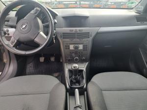 Melns Opel Astra 2006 Kauņa, ar dzinēja tilpumu 1.90 L un nobraukumu 320 tūkst. km par 999 €, foto 29 vietnē AUTOMOTO.COM.LV