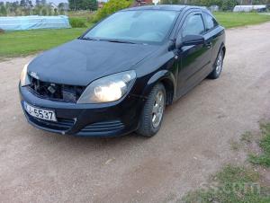 Black Opel Astra 2006 in Saldus, with an engine capacity of 1.70 L and mileage of 334 thousand km for 500 €, photo  on AUTOMOTO.COM.LV