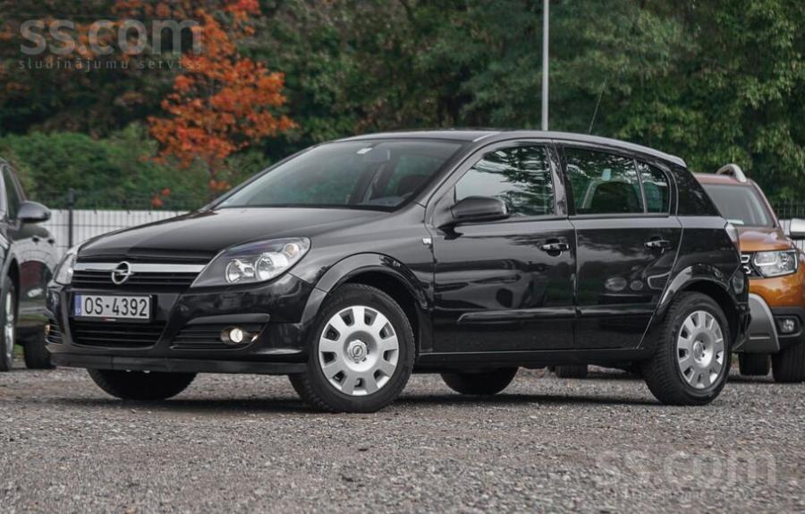 Black Opel Astra 2006 in Riga, with an engine capacity of 1.60 L and mileage of 160 thousand km for 3790 €, photo 1 on AUTOMOTO.COM.LV