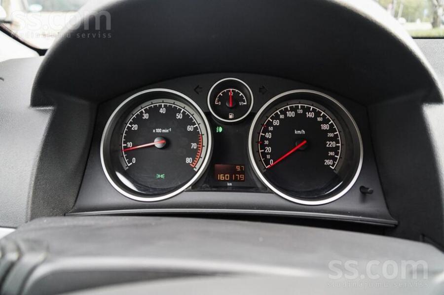 Black Opel Astra 2006 in Riga, with an engine capacity of 1.60 L and mileage of 160 thousand km for 3790 €, photo 12 on AUTOMOTO.COM.LV