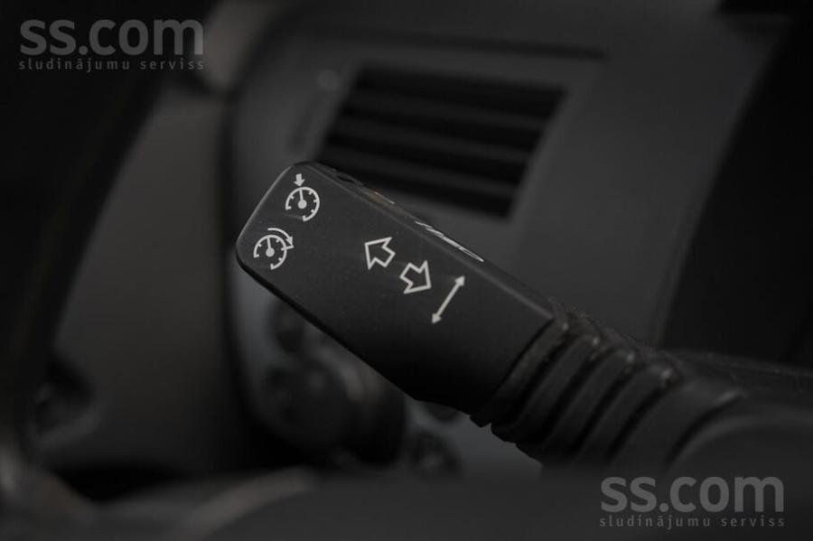 Black Opel Astra 2006 in Riga, with an engine capacity of 1.60 L and mileage of 160 thousand km for 3790 €, photo 13 on AUTOMOTO.COM.LV