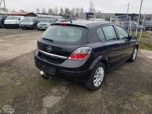 Melns Opel Astra 2007 Kauņa, ar dzinēja tilpumu 1.60 L un nobraukumu 262 tūkst. km par 1850 €, foto 5 vietnē AUTOMOTO.COM.LV