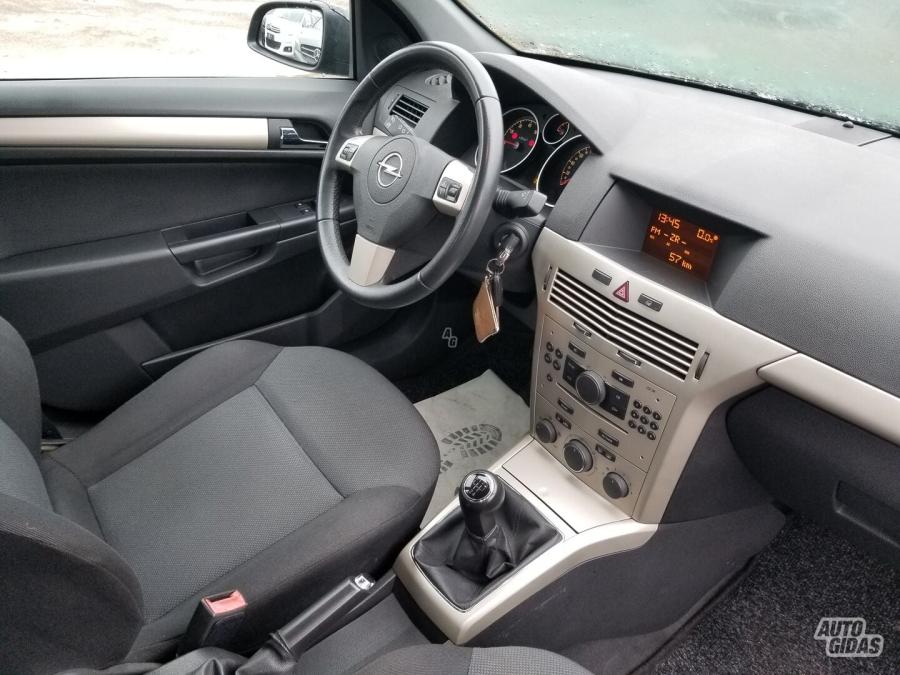 Melns Opel Astra 2007 Kauņa, ar dzinēja tilpumu 1.60 L un nobraukumu 262 tūkst. km par 1850 €, foto 9 vietnē AUTOMOTO.COM.LV