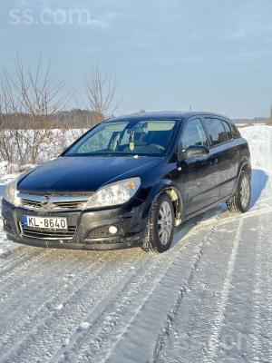 Black Opel Astra 2007 in Jekabpils, with an engine capacity of 1.90 L and mileage of 258 thousand km for 1100 €, photo  on AUTOMOTO.COM.LV