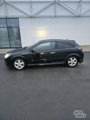 Black Opel Astra 2007 in Panevezys, with an engine capacity of 1.90 L and mileage of 357 thousand km for 1500 €, photo 2 on AUTOMOTO.COM.LV