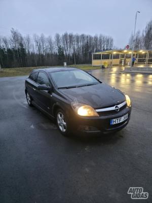 Black Opel Astra 2007 in Panevezys, with an engine capacity of 1.90 L and mileage of 357 thousand km for 1500 €, photo 7 on AUTOMOTO.COM.LV