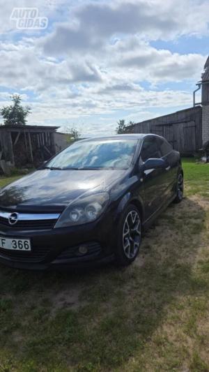Black Opel Astra 2007 in Panevezys, with an engine capacity of 1.90 L and mileage of 357 thousand km for 1500 €, photo 18 on AUTOMOTO.COM.LV