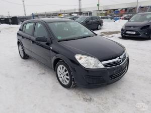 Black Opel Astra 2007 in Kaunas, with an engine capacity of 1.60 L and mileage of 262 thousand km for 1850 €, photo 4 on AUTOMOTO.COM.LV
