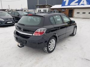 Black Opel Astra 2007 in Kaunas, with an engine capacity of 1.60 L and mileage of 262 thousand km for 1850 €, photo 6 on AUTOMOTO.COM.LV