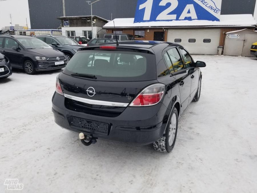 Black Opel Astra 2007 in Kaunas, with an engine capacity of 1.60 L and mileage of 262 thousand km for 1799 €, photo 7 on AUTOMOTO.COM.LV