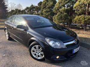 Melns Opel Astra 2007 Alīta, ar dzinēja tilpumu 1.70 L un nobraukumu 357 tūkst. km par 1100 €, foto 2 vietnē AUTOMOTO.COM.LV