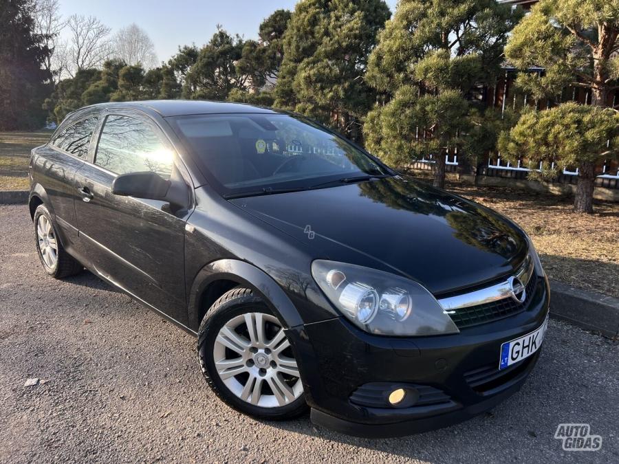 Melns Opel Astra 2007 Alīta, ar dzinēja tilpumu 1.70 L un nobraukumu 357 tūkst. km par 1100 €, foto 2 vietnē AUTOMOTO.COM.LV